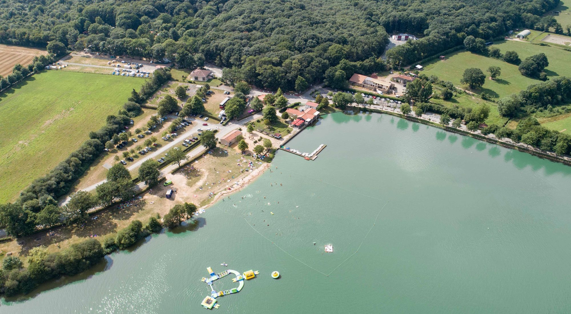 Activités sur terre, dans l'eau ou dans les airs